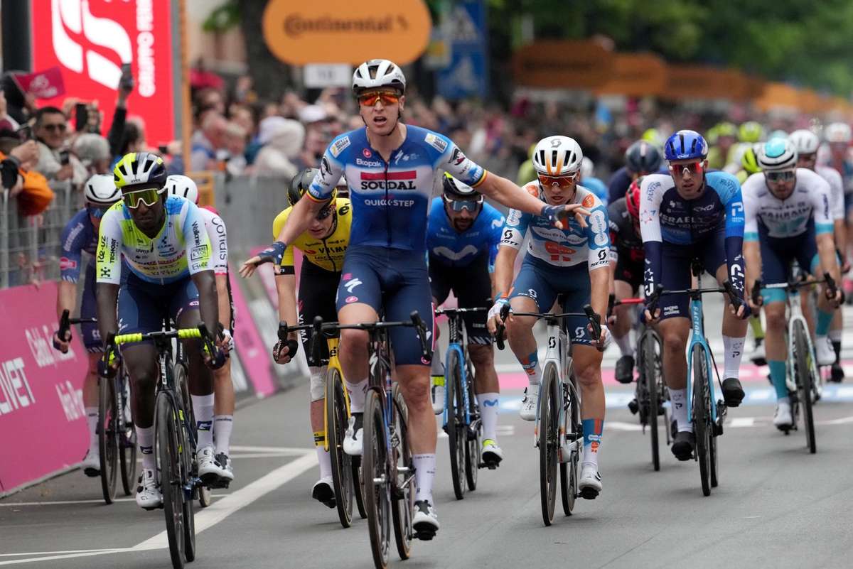 Pogačar si udržal ružový dres. V tretej etape Gira mal najrýchlejšie ...