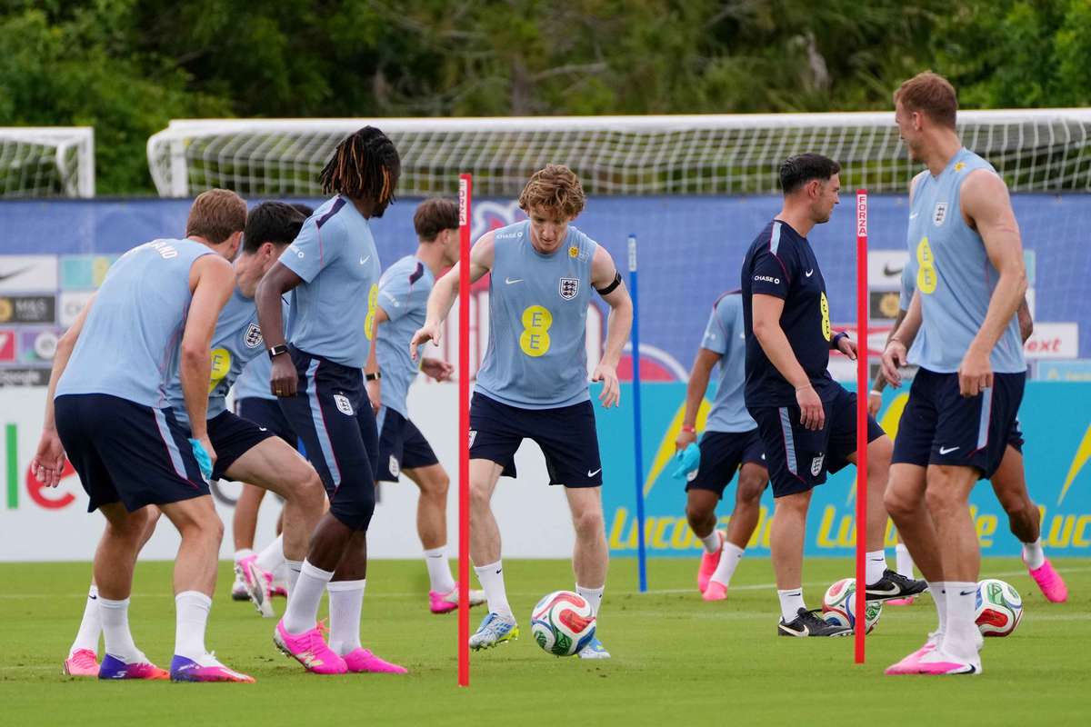 Shearer says Gordon and Rashford drama could disract England ...