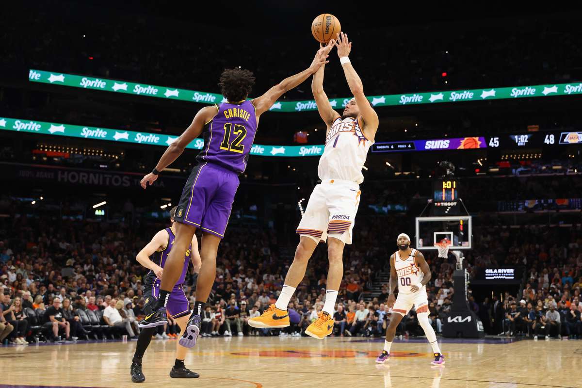 NBA roundup: Suns scorch Lakers as Celtics beat Bucks to stay perfect | Flashscore.com