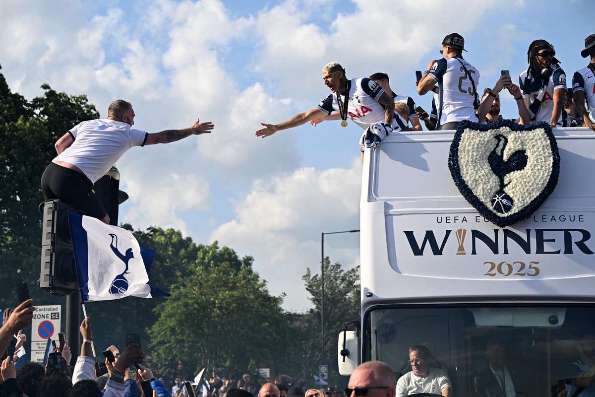 Thousands line streets for Tottenham bus parade after Europa League ...