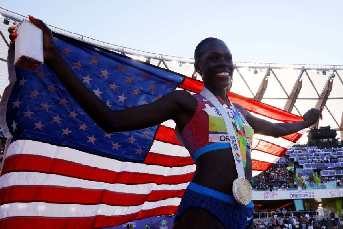 Olympic and world 800m champion Athing Mu to train with track legend ...