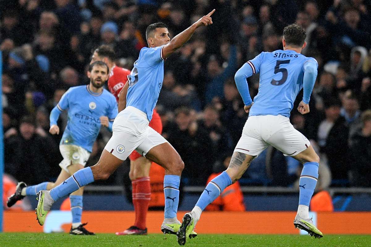 Guardiola remporte la bataille tactique et Manchester City coule le ...