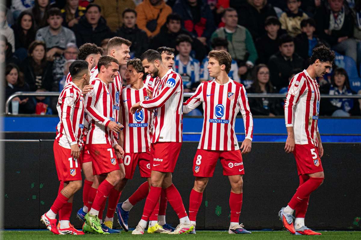Griezmann free-kick sees Atletico Madrid edge past Deportivo La Coruna ...