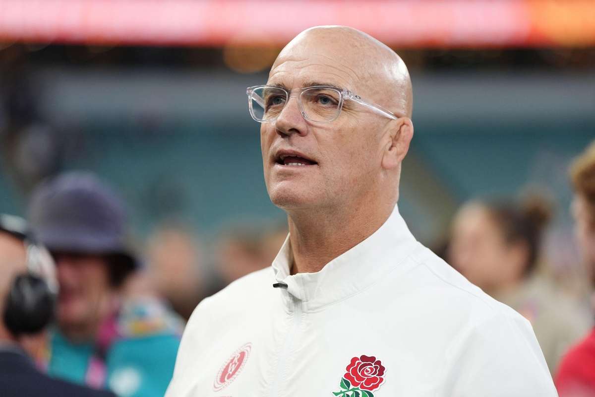 Women's World Cup-winning coach Mitchell signs new Red Roses contract ...