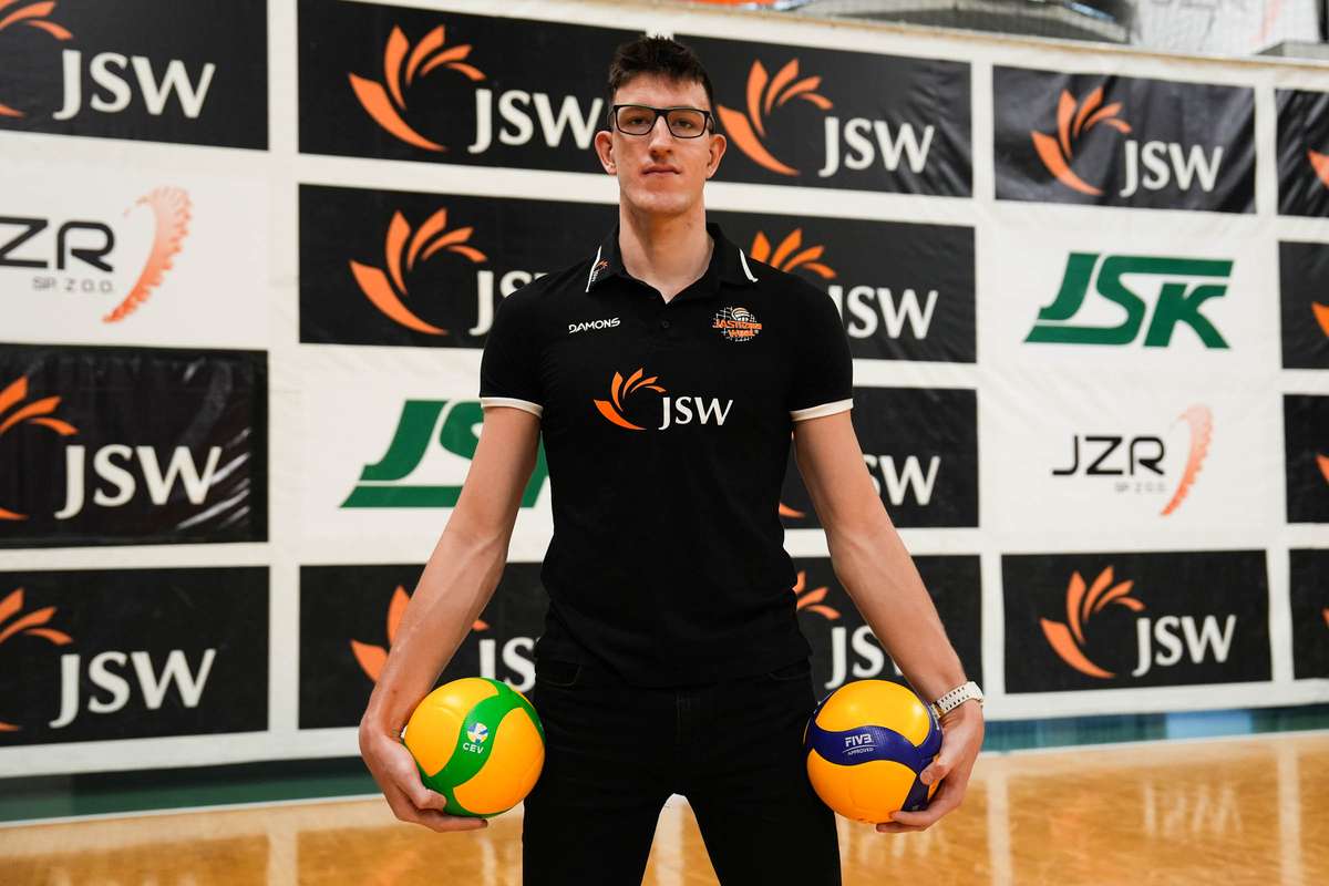 Środkowy Adrian Markiewicz dołącza do Jastrzębskiego Węgla na zasadzie wypożyczenia | Flashscore.pl