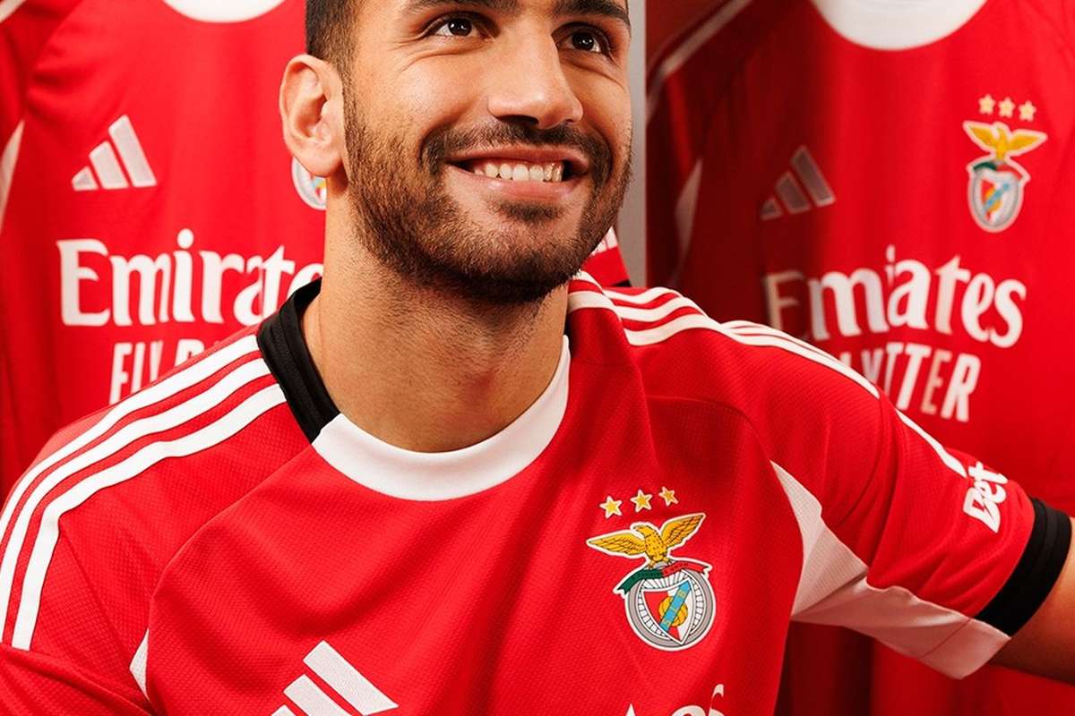 Benfica apresenta os novos equipamentos para 2025/26 | Flashscore.pt