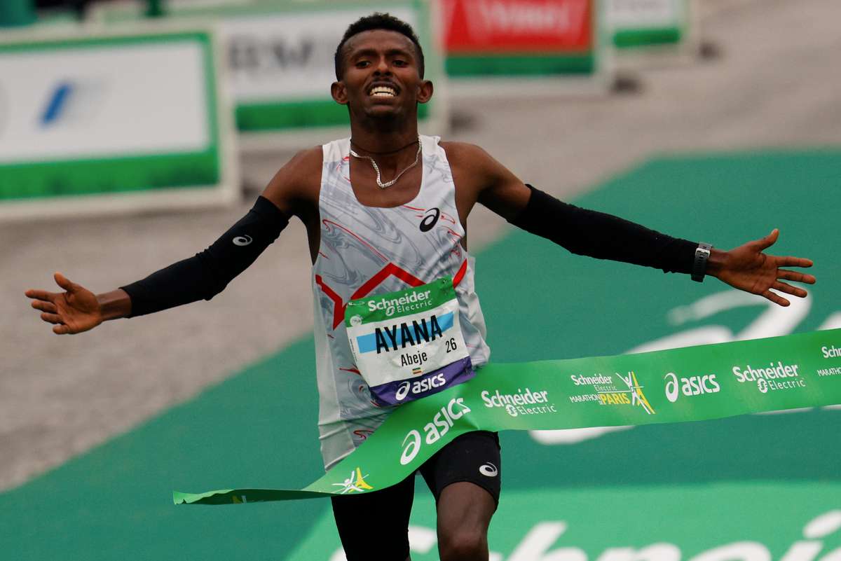 Abeja Ayana bate favorito Guye Adola e vence a Maratona de Paris ...