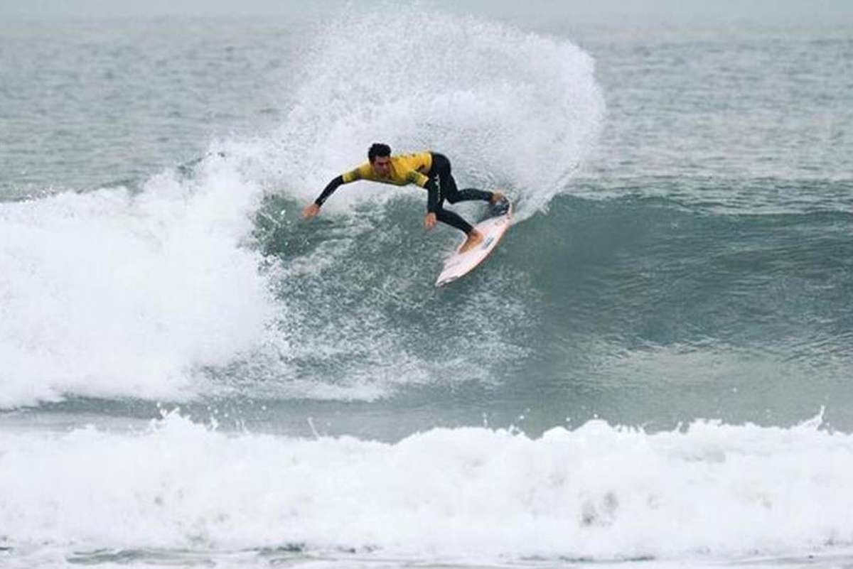Surf: Guilherme Ribeiro e Mafalda Lopes superam primeira ronda do ...