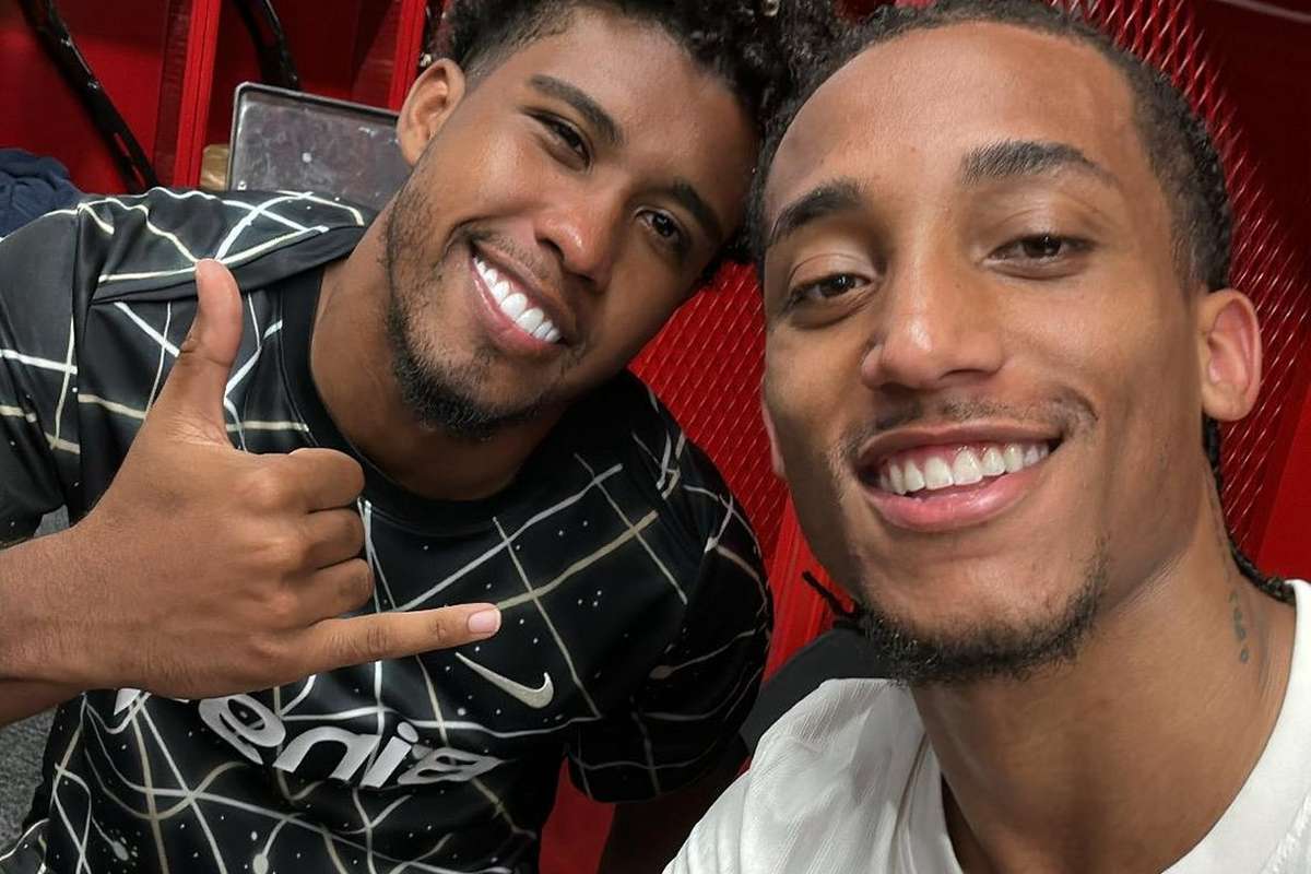 Santos highlights James leadership at Chelsea: We must help eachother - TribalFootball.com