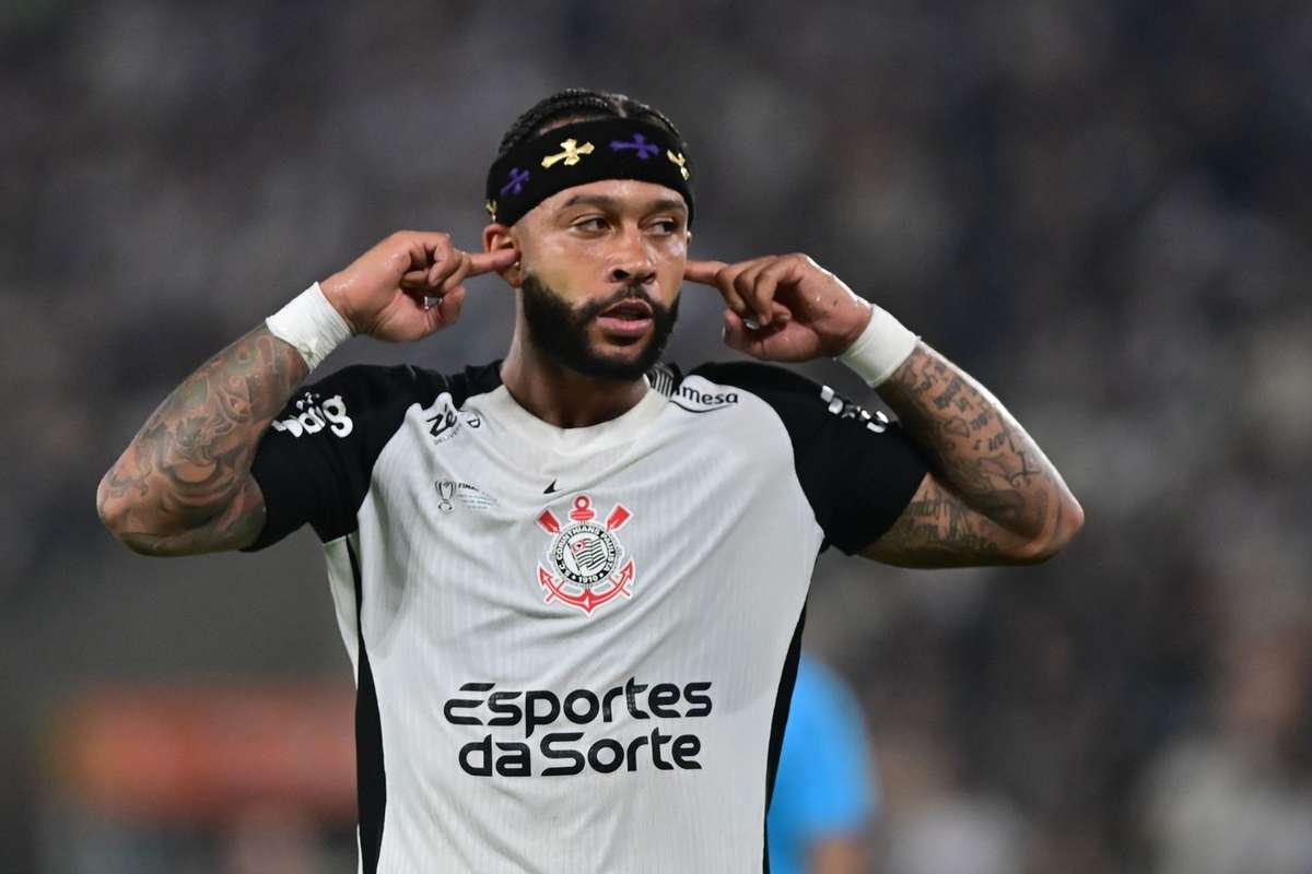 Memphis Depay seeks exit from Corinthians as clubs show interest ...