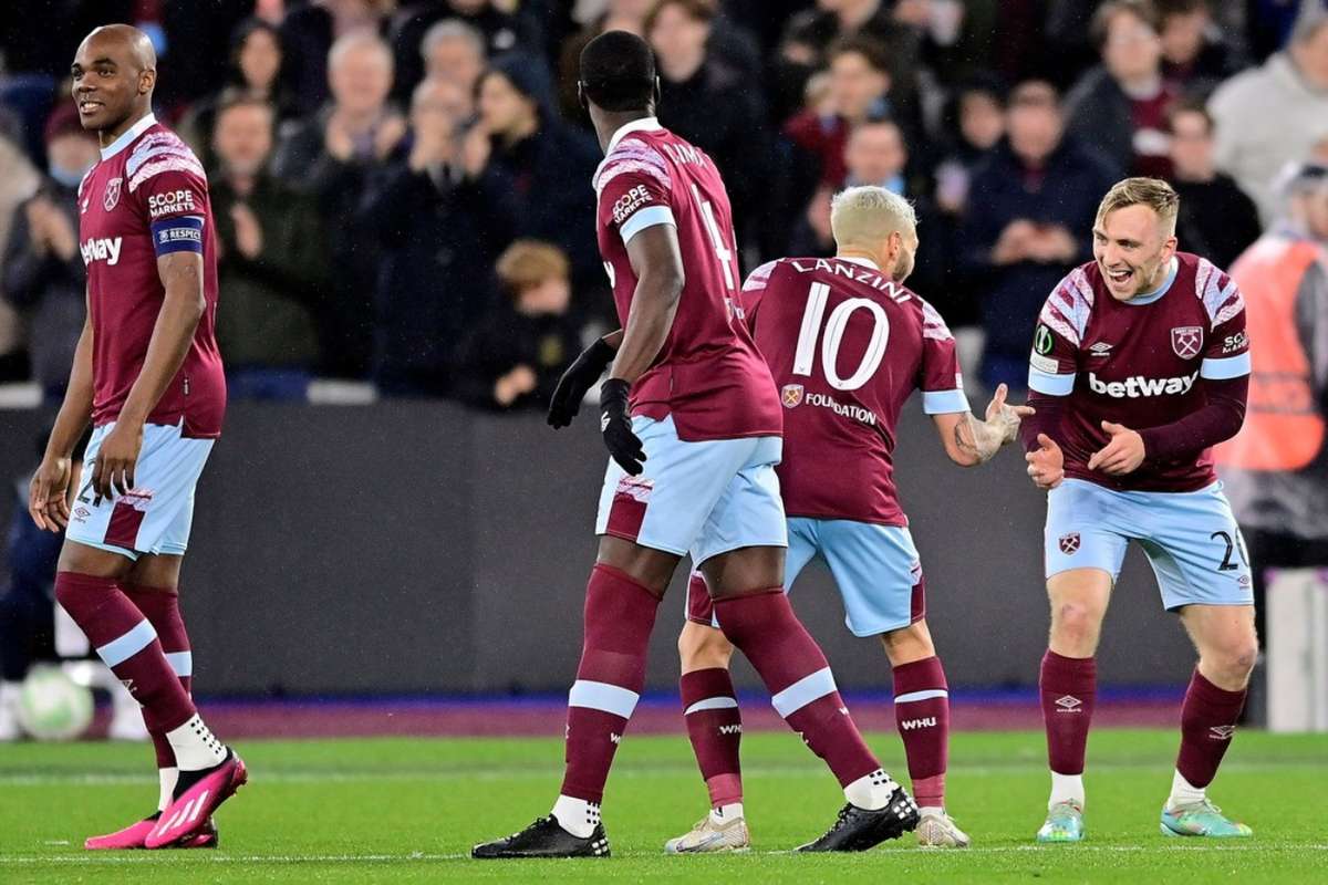 V Premier League o zostup, v EKL o semifinále. West Ham si chce formu ...