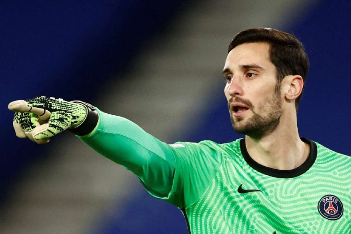 PSG keeper Sergio Rico out of coma after riding accident | Flashscore.co.uk