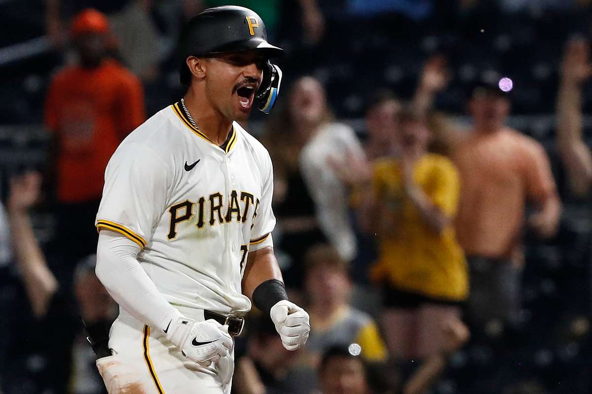MLB roundup: Pirates stun Giants with late outburst and Gonzales walk ...
