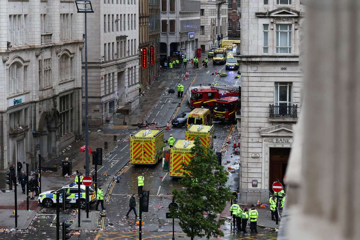 Auto sulla folla durante la parata del Liverpool, il bilancio è di 27 ...