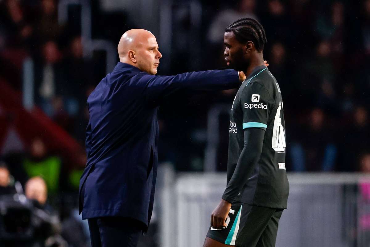 Slot says sending off for Nallo 'cruel' in Liverpool's defeat at PSV ...