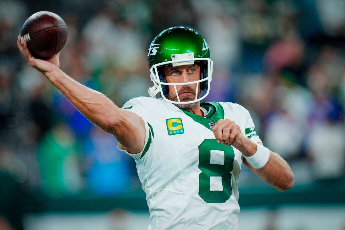 NFLPA calls for league-wide grass fields following Rodgers' injury ...