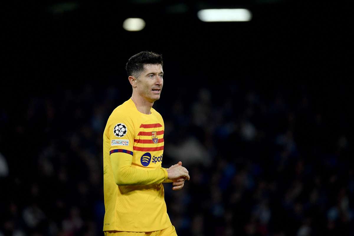 Lewandowski helping Barcelona cling on in La Liga title race ...