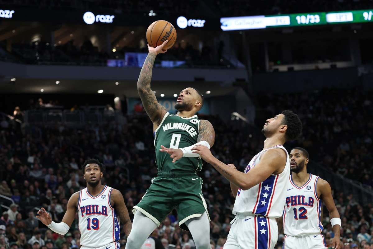 NBA: 43 pontos de Lillard levam Bucks a vencer 76ers (135-127) | Flashscore.pt