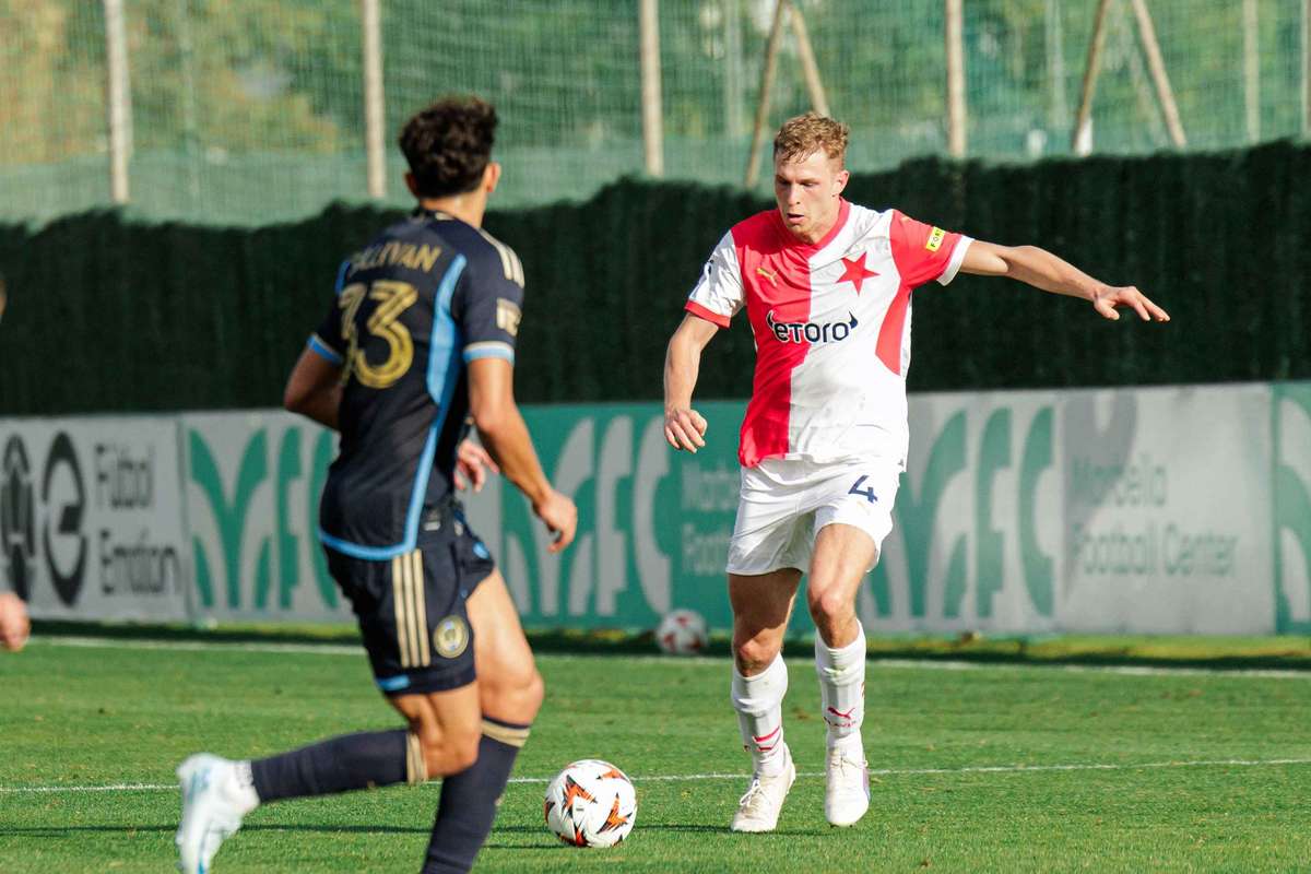 Viróza ve Slavii? Byli jsme rádi, že jsme dali dohromady sestavu, řekl ...