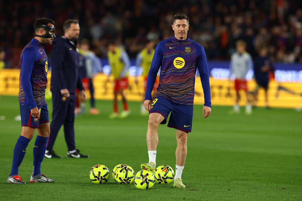 Lewandowski back for Barcelona'a crucial Villarreal clash but Pedri ...