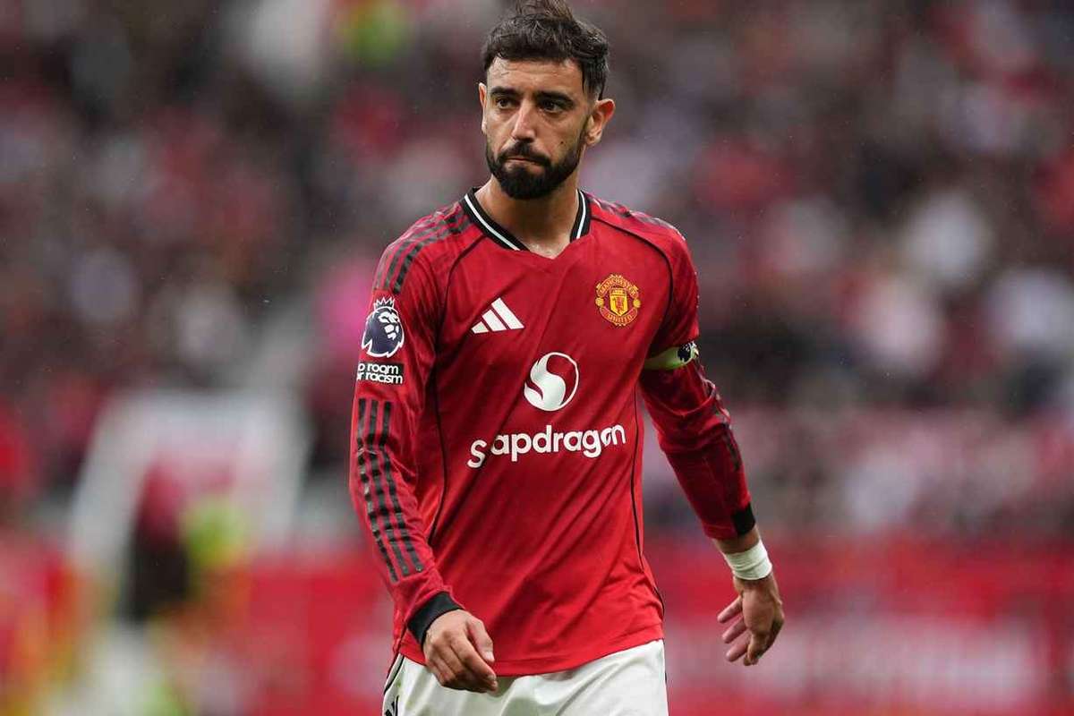 UNCOVERED: Fernandes deal carries cut-price Man Utd buyout clause ...