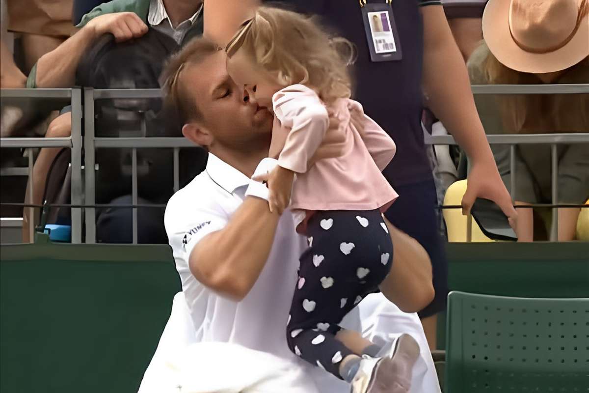 Moldoveanul Radu Albot a oferit imaginile zilei la Wimbledon! Fiica lui ...