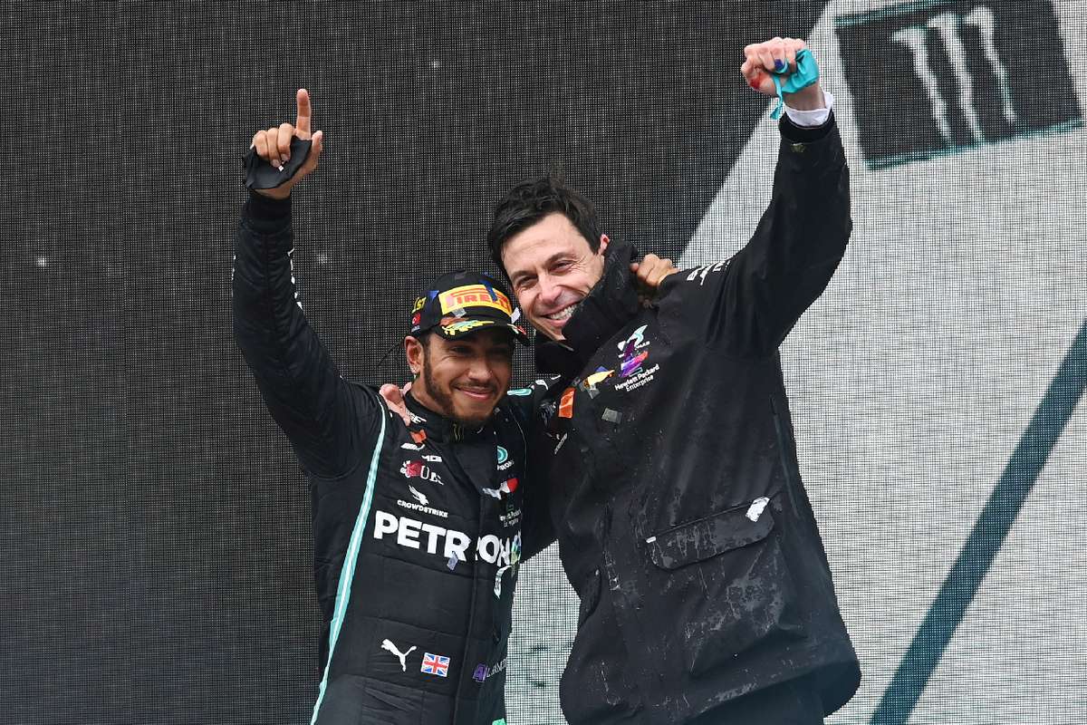 Wolff admits Hamilton's bombshell Ferrari move took him by surprise | Flashscore.nl