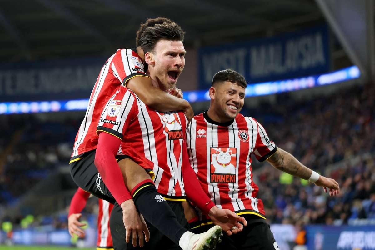 Sheff Utd stay top as four-goal Lang leads Pompey out of drop zone ...