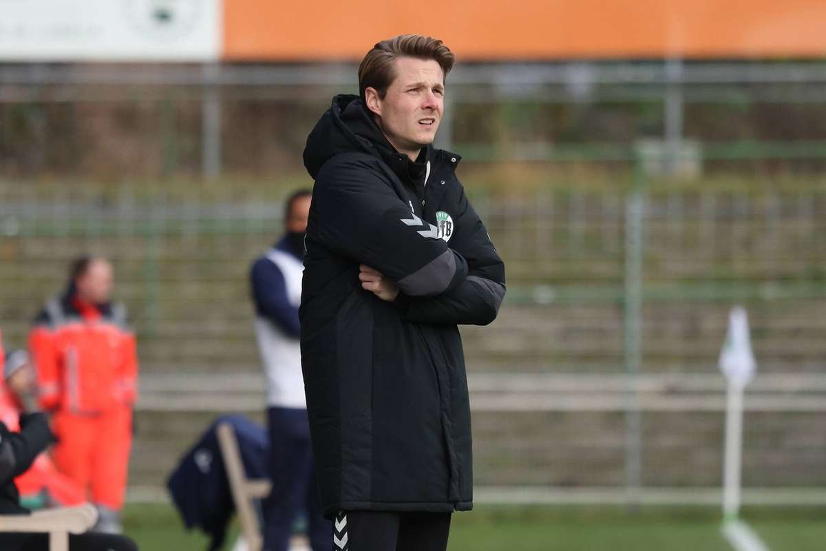 3. Liga: Lübeck hält trotz drohender Strafe an Trainer Lukas Pfeiffer ...