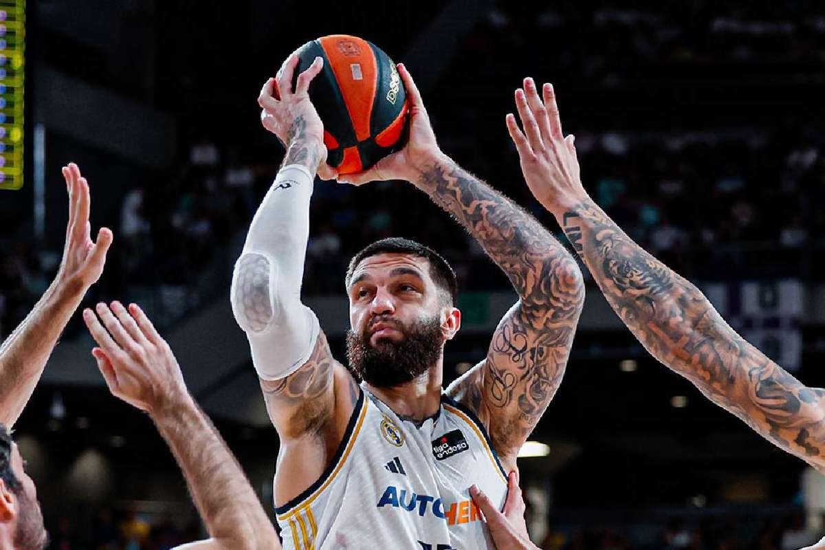 Basquetebol: Real Madrid vence Barcelona no Clássico com um colossal ...