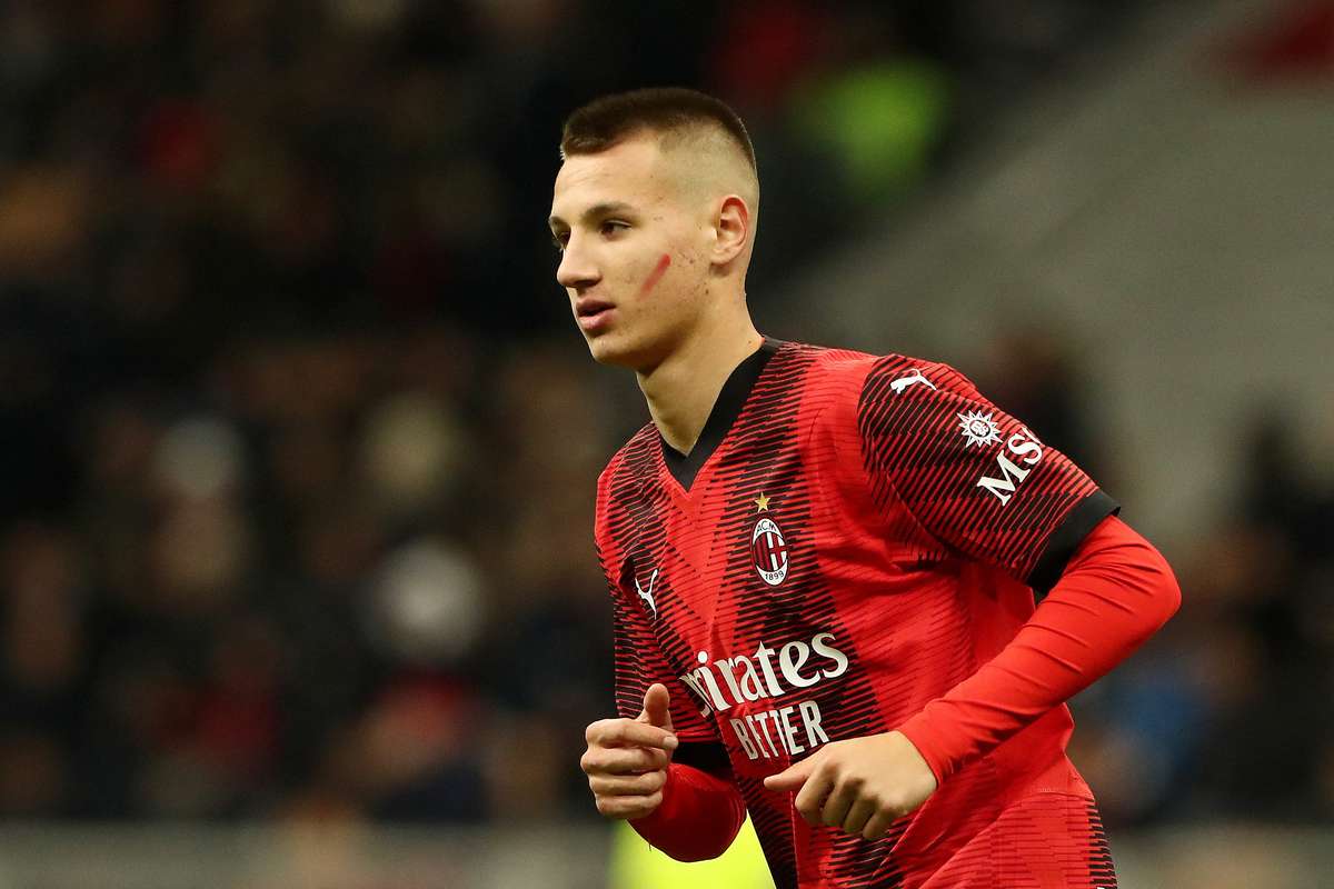 AC Milan starlet Francesco Camarda becomes Serie A's youngest player ...