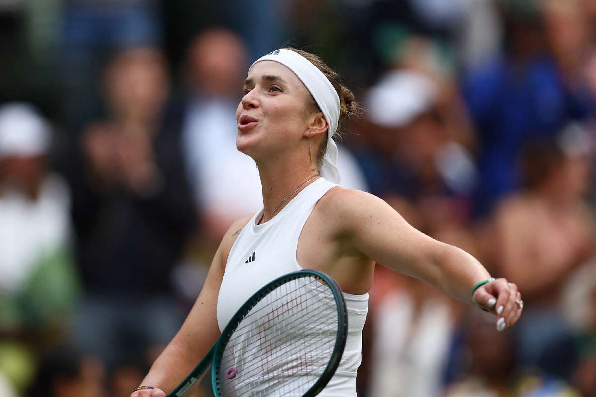 Svitolina ends Jabeur's Wimbledon dream in third round after emotional defeat | Flashscore.com