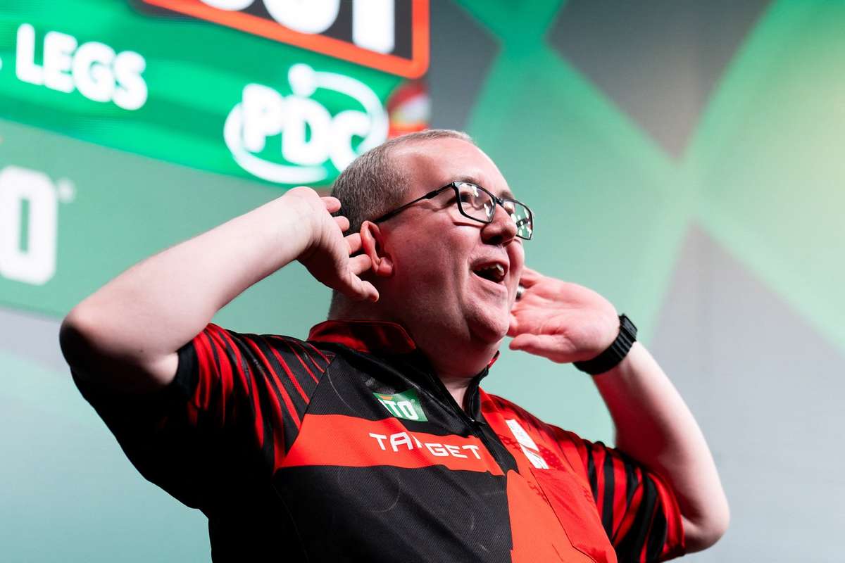 Luke Littler stunned in Dutch Masters semi-finals by Stephen Bunting ...