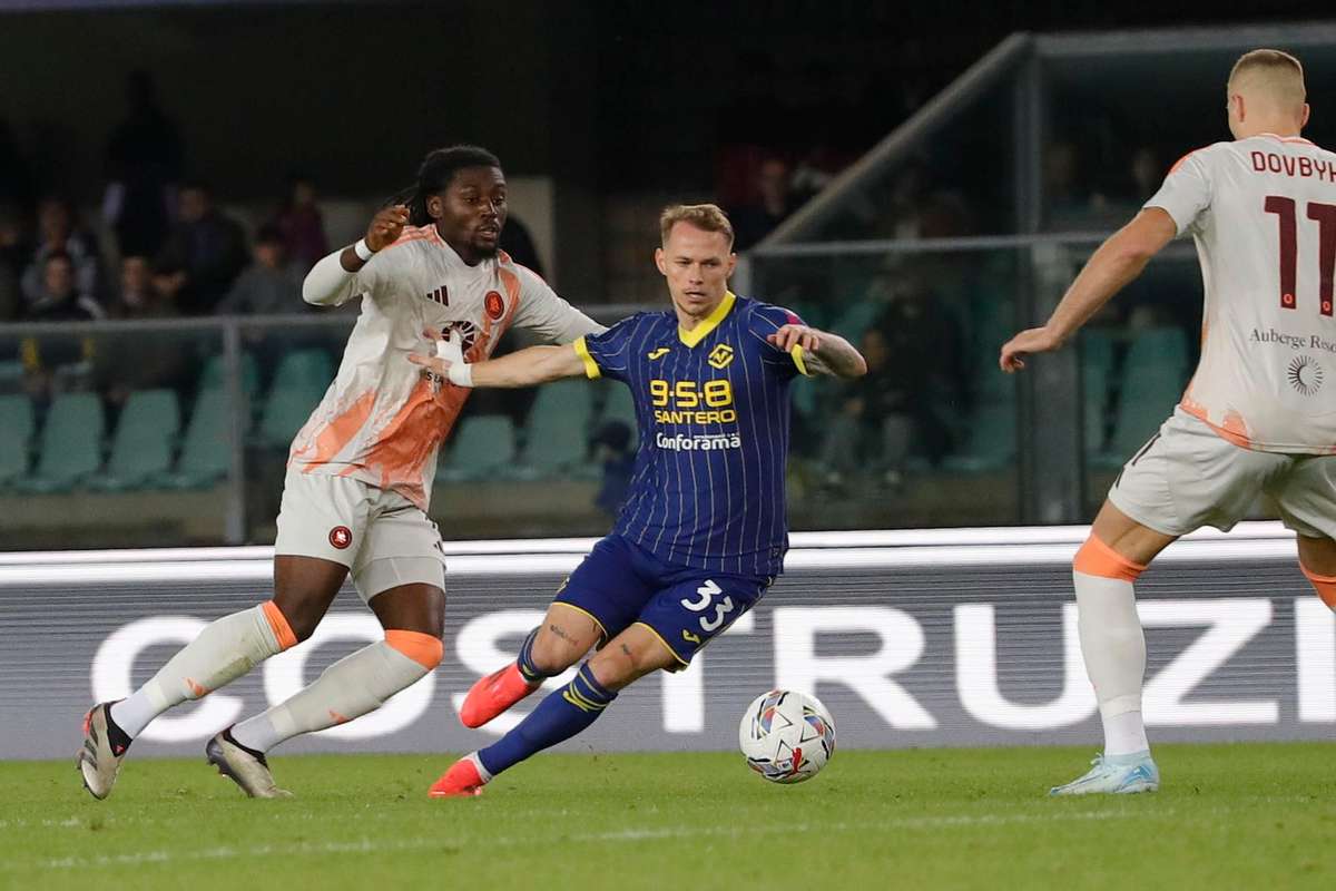 Neapol prvýkrát od augusta padol, Duda asistoval pri triumfe nad AS Rím ...