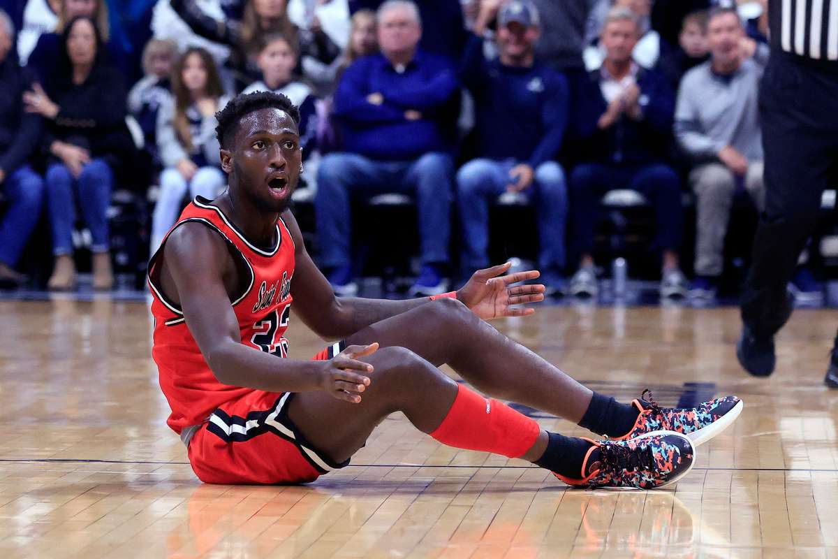 NCAA men's basketball roundup: Saint Francis goes from D1 to D3, portal ...