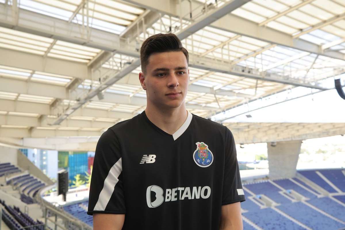 Oficial: Guarda-redes Diogo Fernandes renova com o FC Porto | Flashscore.pt