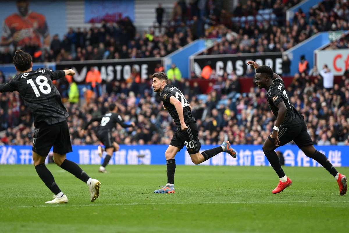 Last-gasp Jorginho strike gifts Arsenal all three points away at ...