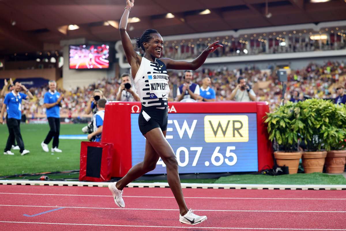 Faith Kipyegon bate el récord del mundo de la milla y Duplantis el del ...