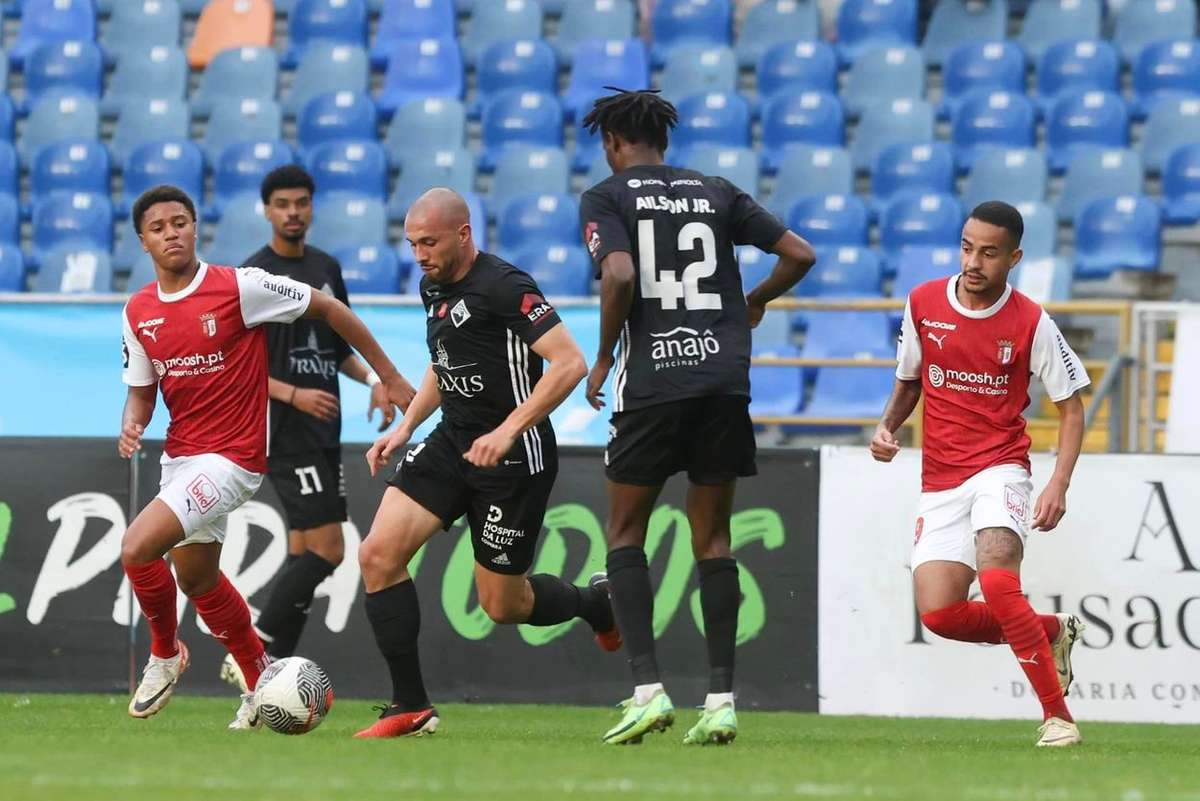 Liga 3: SC Braga B levou a lição estudada e complicou a vida à ...