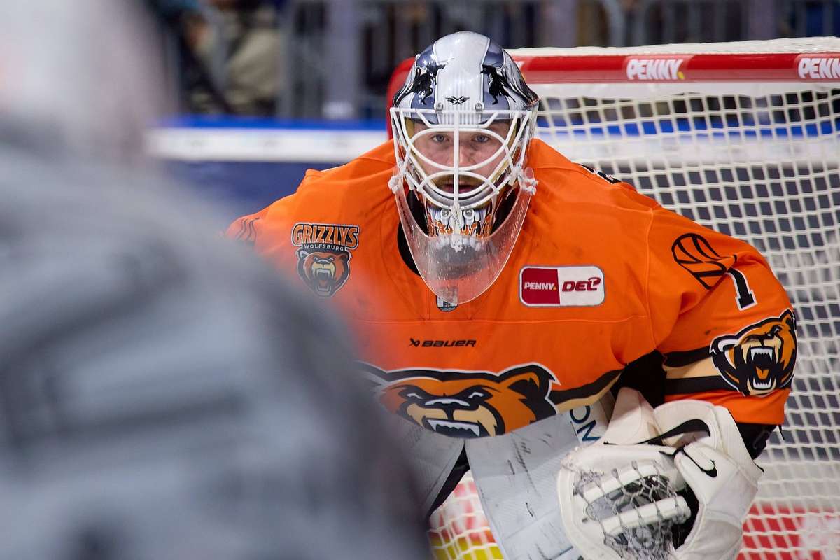 Strahlmeier Makes History: First-Ever Goalie Goal in DEL - World Today ...