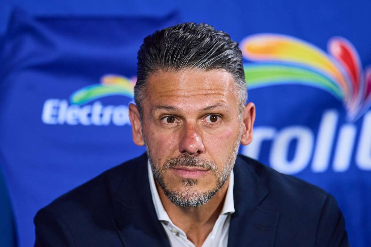 Former Bayern ace Demichelis narrowly escapes drowning as surfers ...