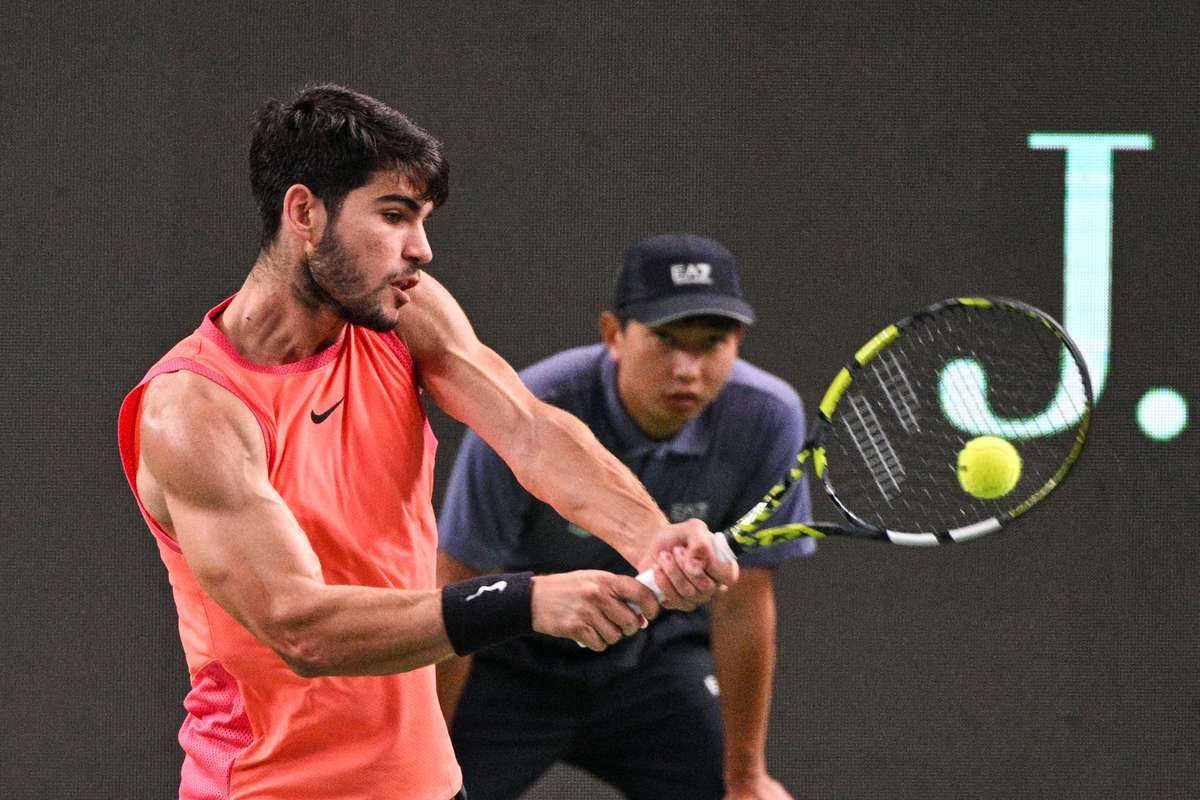World number two Carlos Alcaraz breezes into third round of Shanghai Masters | Flashscore.com