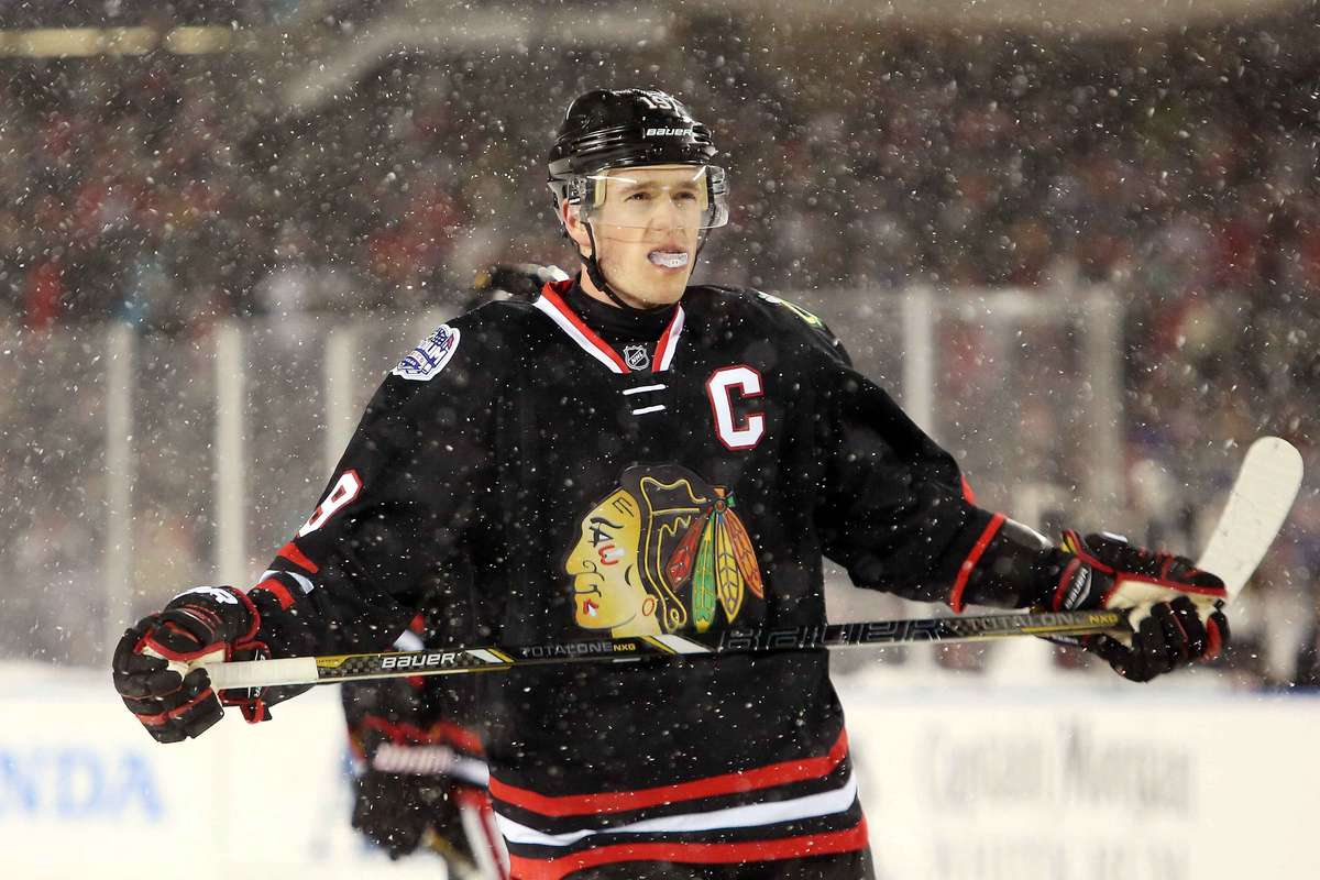 Chicago Blackhawks bringing back iconic black alternate uniforms for ...