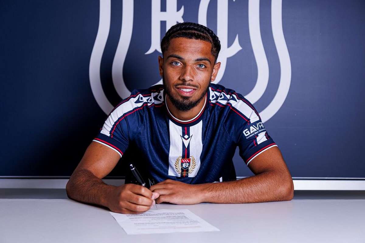 DONE DEAL: Hay leaves Brentford for Dundee - TribalFootball.com