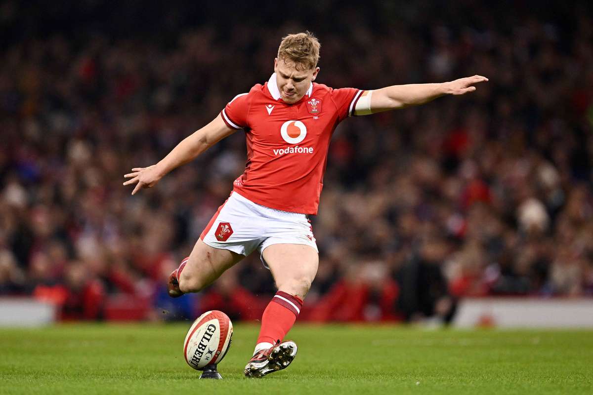 Costelow starts at fly-half for Wales against Scotland, Hamer-Webb set ...