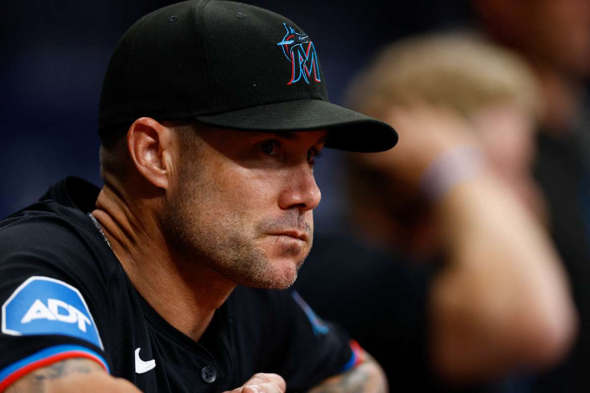 Texas Rangers hire Skip Schumaker as their new manager | Flashscore.com