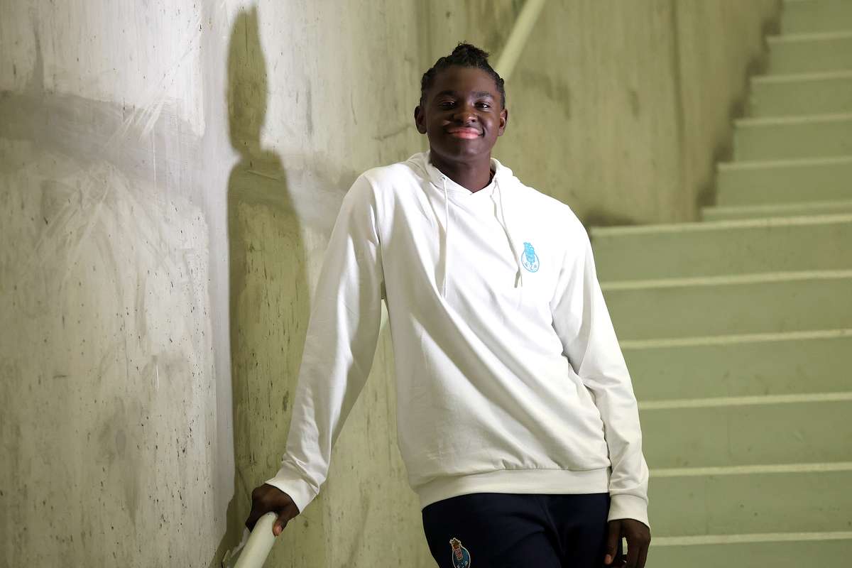 Voleibol: Oposta canadiana Shainah Joseph reforça FC Porto | Flashscore.pt
