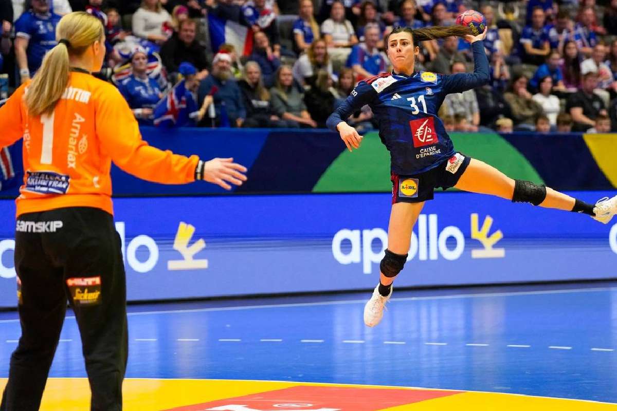 Les Bleues rectifient le tir contre l'Islande et restent invaincues au ...