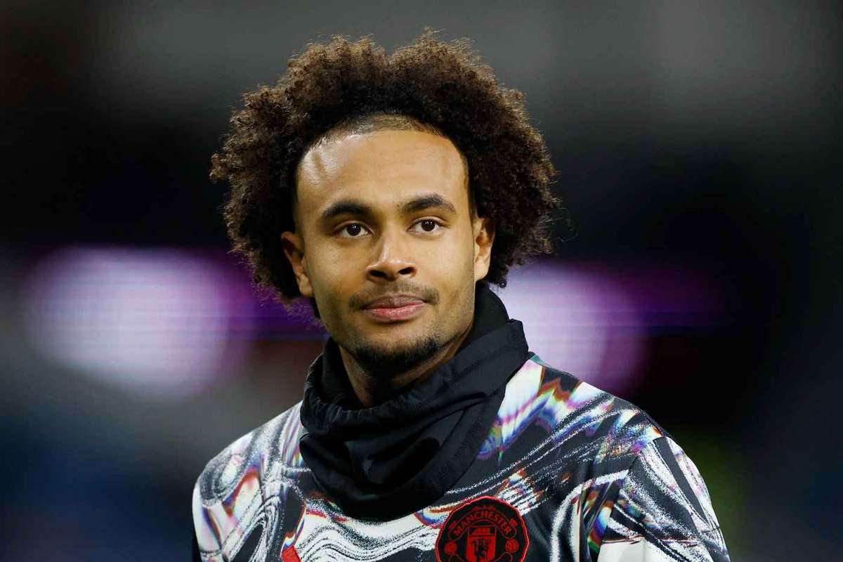 Roma chief shuts down talk of 'highly unlikely' Joshua Zirkzee deal ...