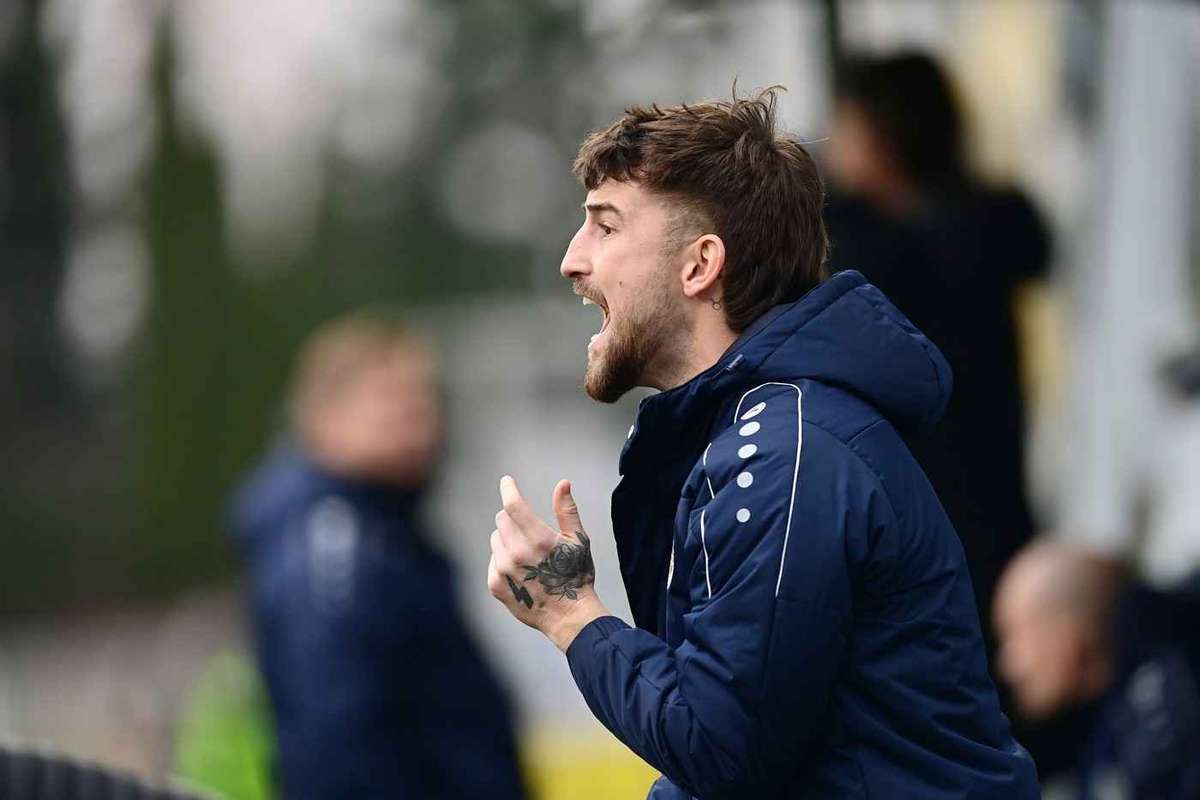 Dvouměsíční distanc a pokuta! Hradecký asistent Vácha bude pykat za ...